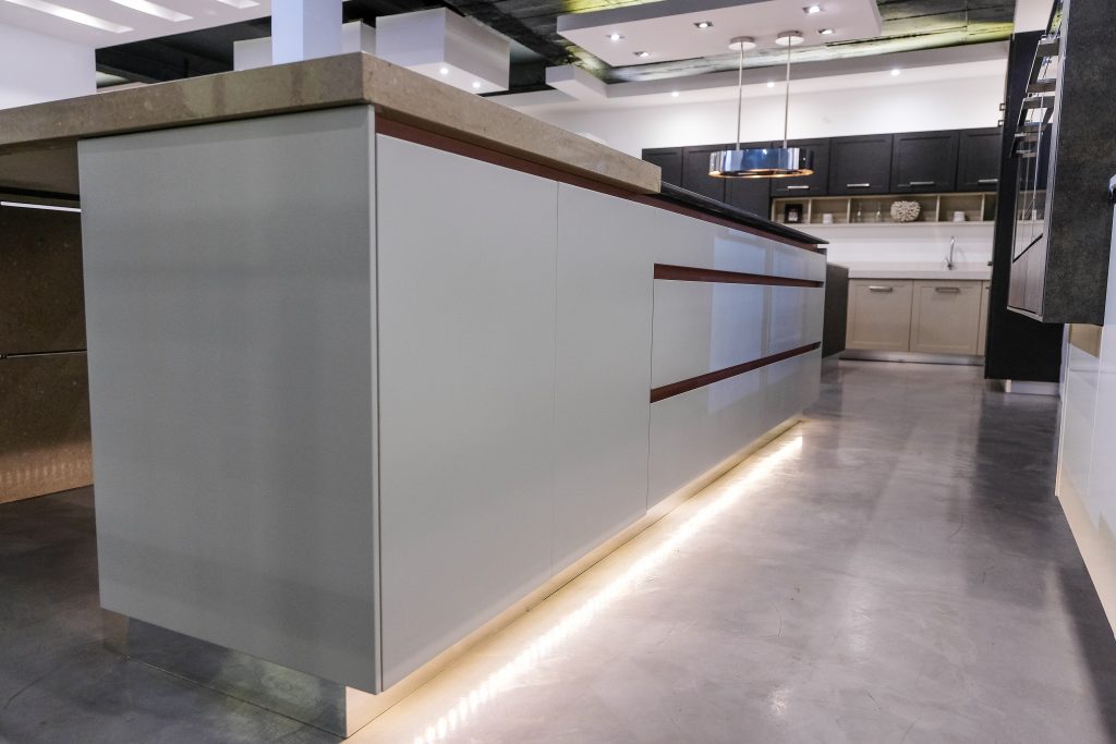 Home ~ Romeo Kitchens